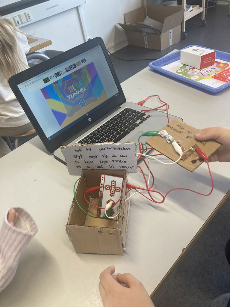 Makey Makey controller til Y8-spil - FabLabatSchooldk